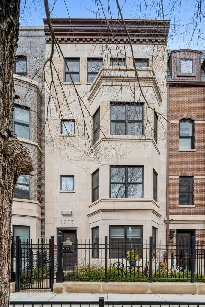 1933 S Prairie Avenue, Chicago, IL 60616 | MLS# 11461137 | @properties ...