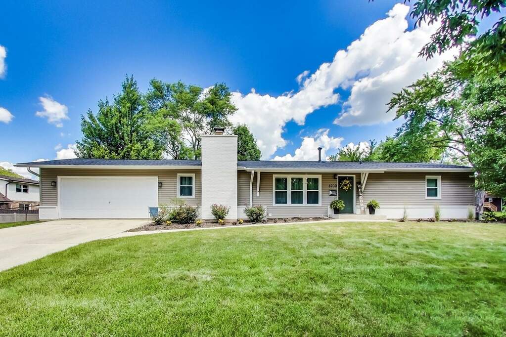 6930 Meadowcrest Drive, Downers Grove, IL 60516 | MLS# 11484073 ...