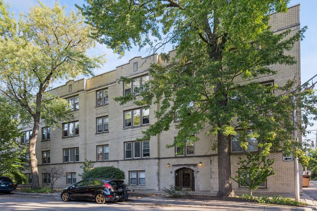 3107 W George Street #3, Chicago, IL 60618 | MLS# 11611176 ...