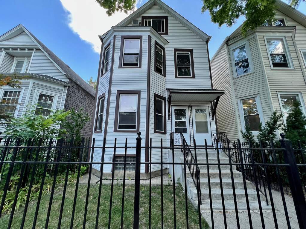 3422 W Schubert Avenue, Chicago, IL 60647 | MLS# 11613974 | @properties ...