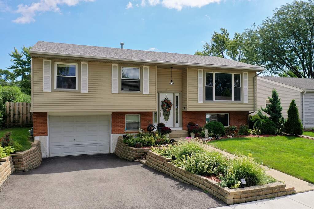 41 Laurel Trail, Wheeling, IL 60090 | MLS# 11620749 | @properties ...