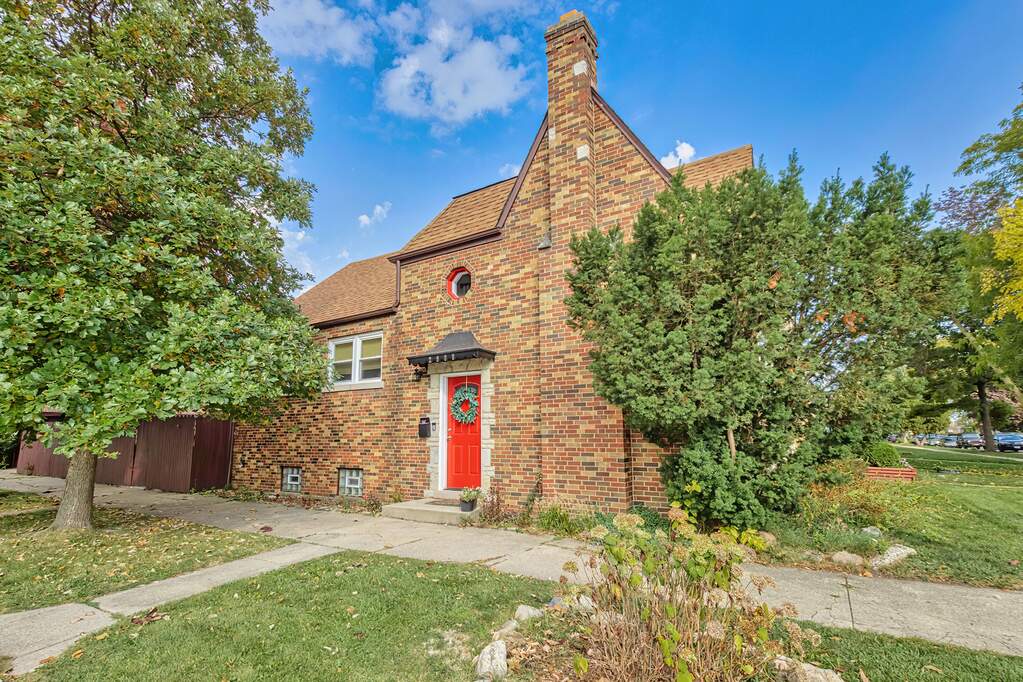 2900 N Meade Avenue, Chicago, IL 60634 | MLS# 11652596 | @properties ...