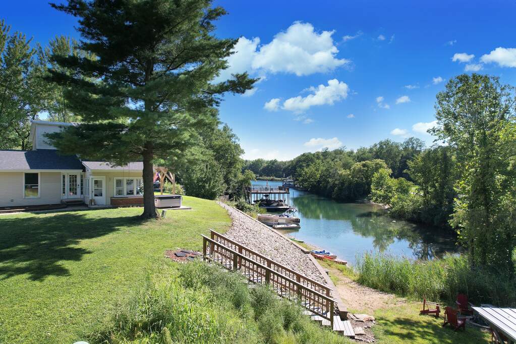 2245 Hideaway Court, Morris, IL 60450 | MLS# 11653860 | @properties ...