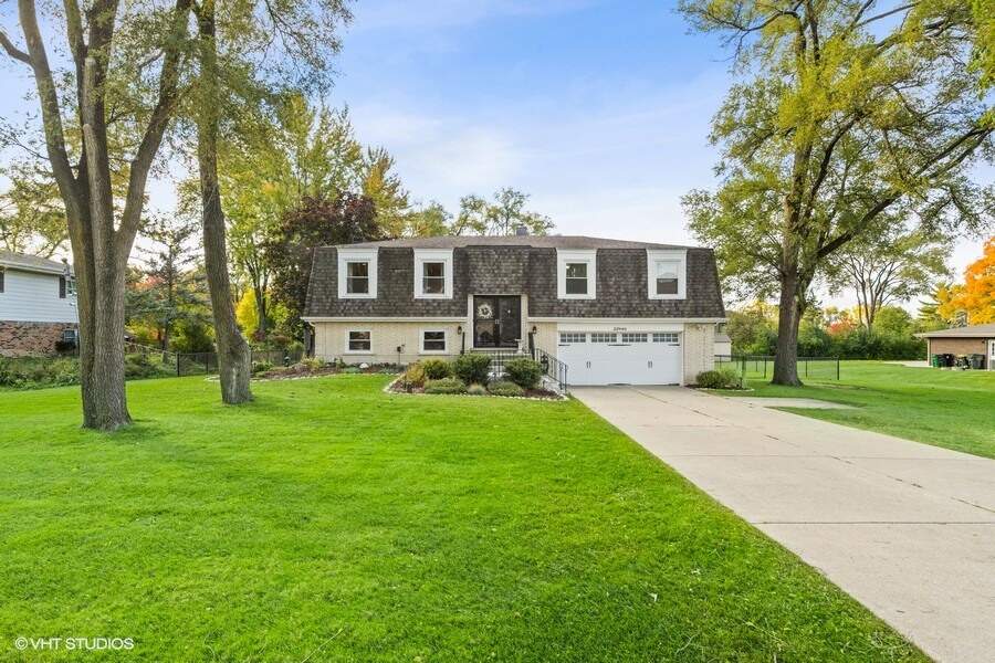 22W411 Webster Avenue, Medinah, IL 60157 | MLS# 11662577 | @properties ...