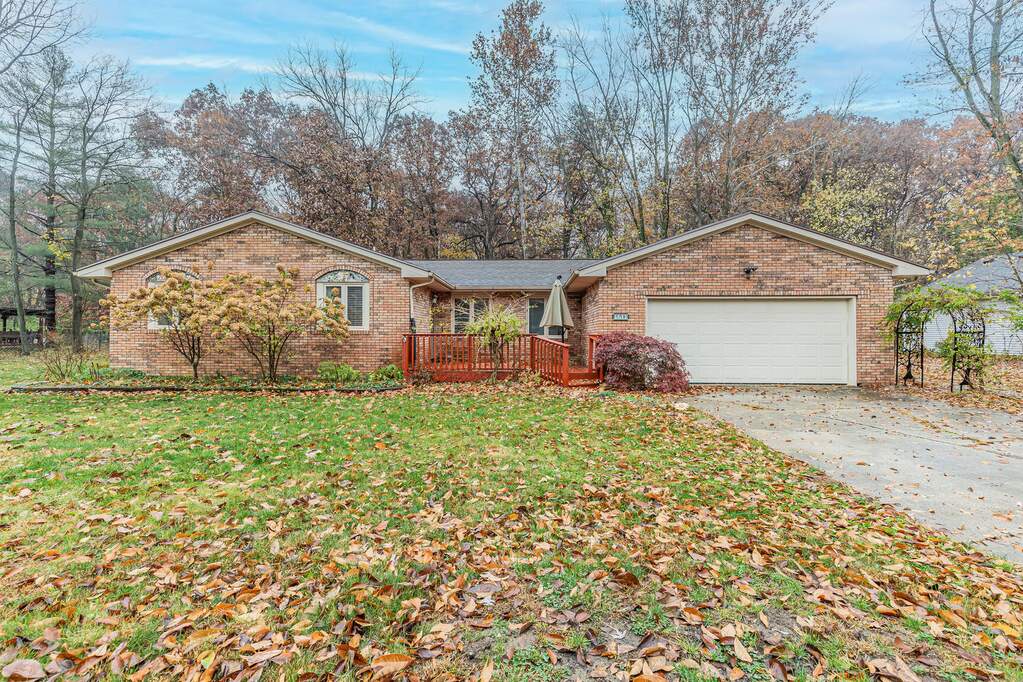 1617 Lake Shore Drive, Mahomet, IL 61853 | MLS# 11664561 | @properties ...