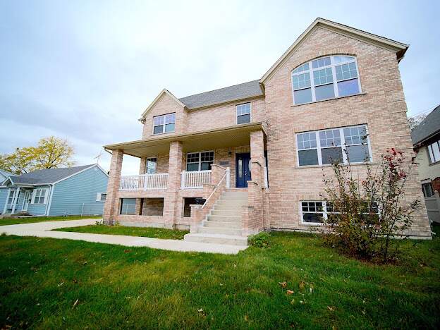 8520 New Castle Avenue, Burbank, IL 60459 | MLS# 11672445 | @properties ...