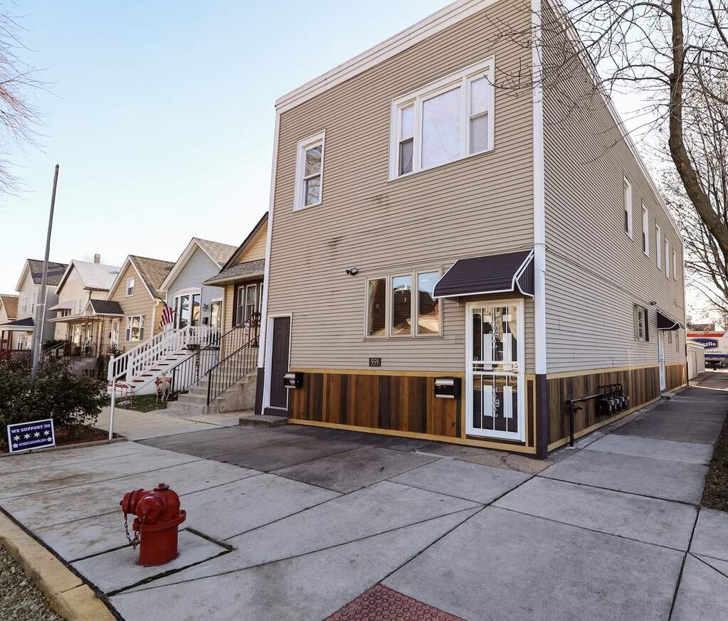 559 W 42nd Place #1F, Chicago, IL 60609 | MLS# 11683136 | @properties ...