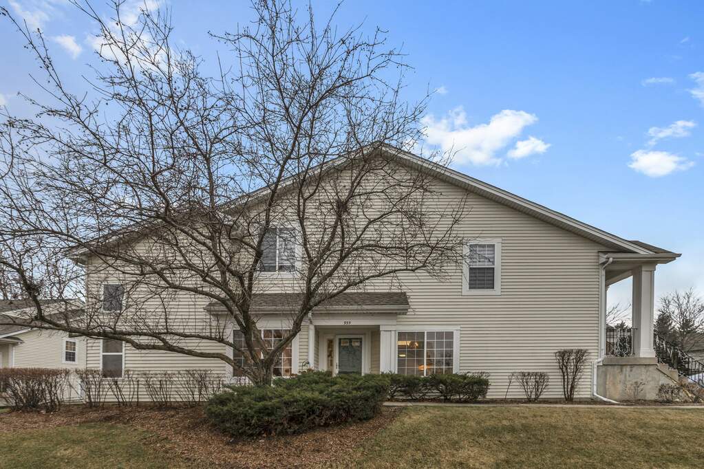 935 Charlela Lane, Elk Grove Village, IL 60007 | MLS# 11707215 ...