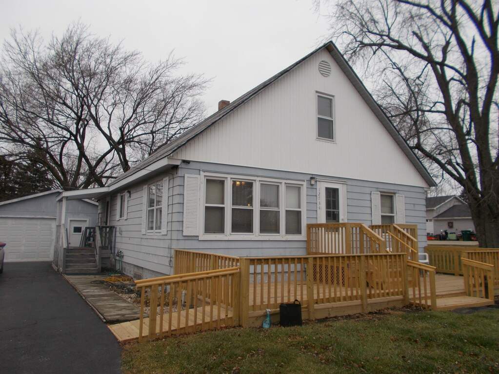 12734 W Graves Avenue, Beach Park, IL 60087 | MLS# 11715388 ...