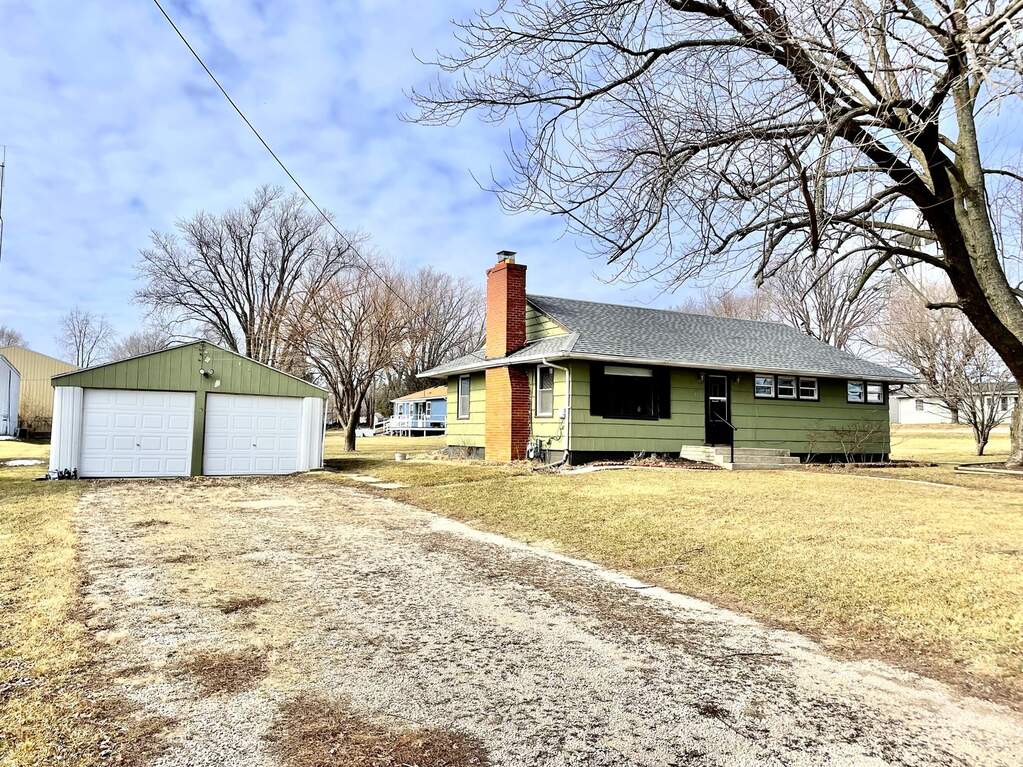 150 Erickson Road, Rochelle, IL 61068 | MLS# 11723544 | @properties ...