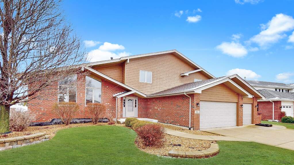 8661 Monaghan Drive, Tinley Park, IL 60487 | MLS# 11738227 ...