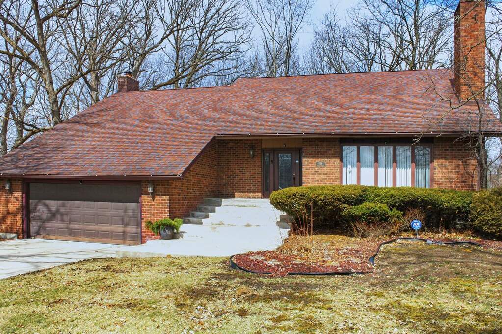 859 Charles Street, Crete, IL 60417 | MLS# 11738758 | @properties ...