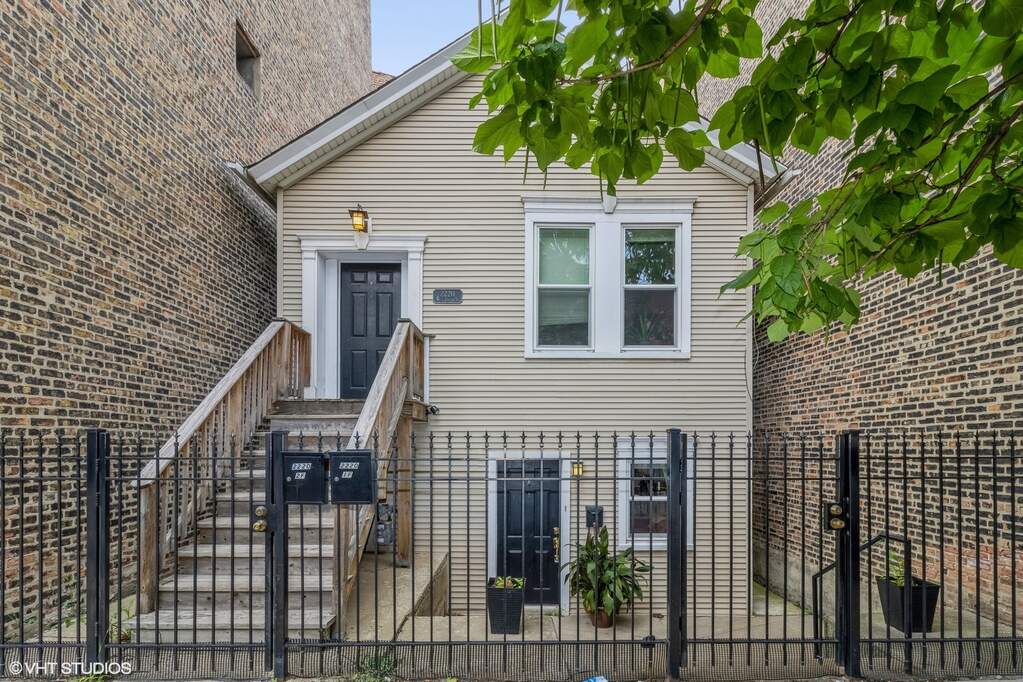 2220 W Taylor Street, Chicago, IL 60612 | MLS# 11750667 | @properties ...