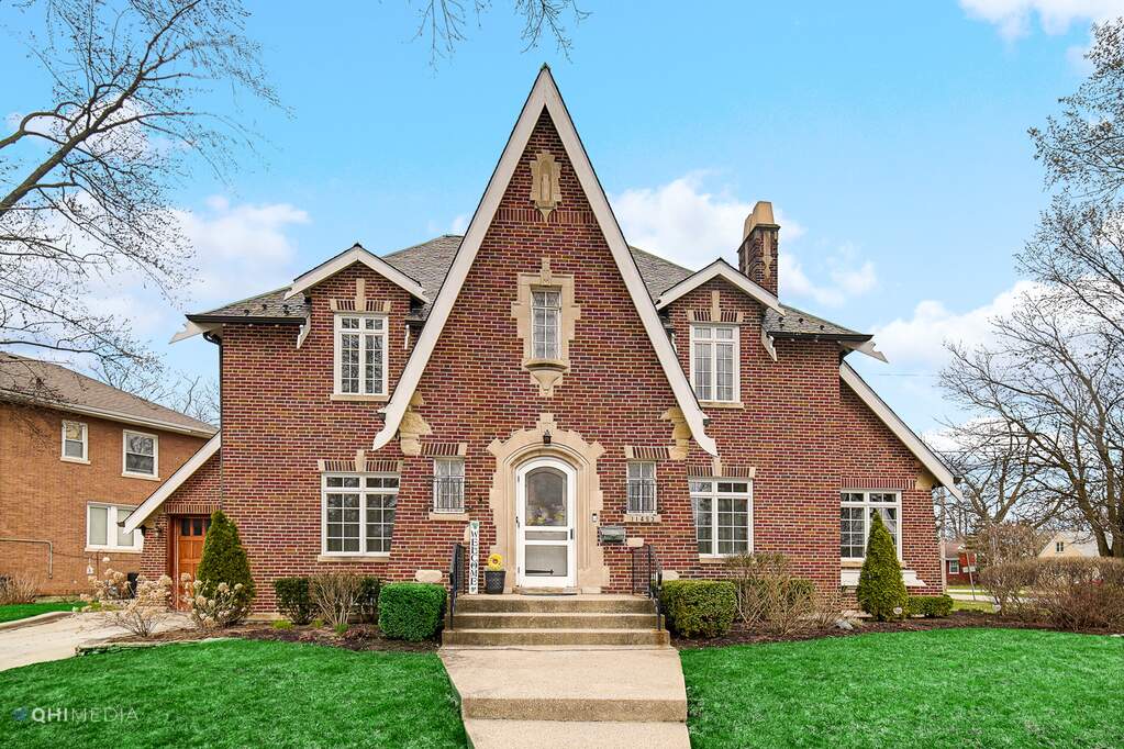 11453 S Bell Avenue, Chicago, IL 60643 | MLS# 11755703 | @properties ...