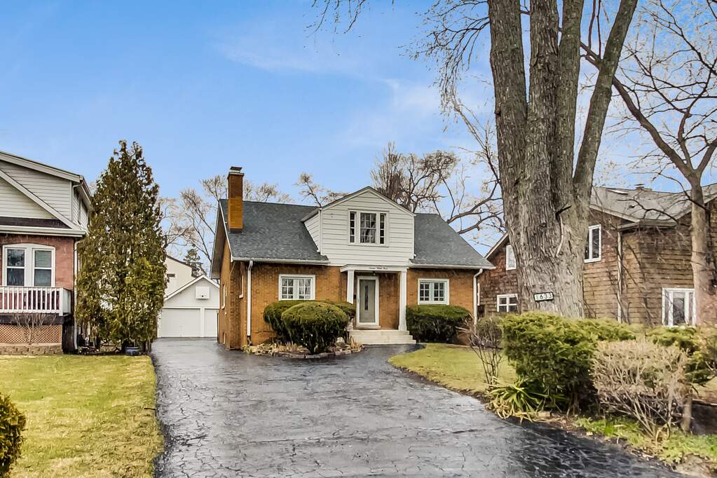 1633 Harding Road, Northfield, IL 60093 | MLS# 11759306 | @properties ...