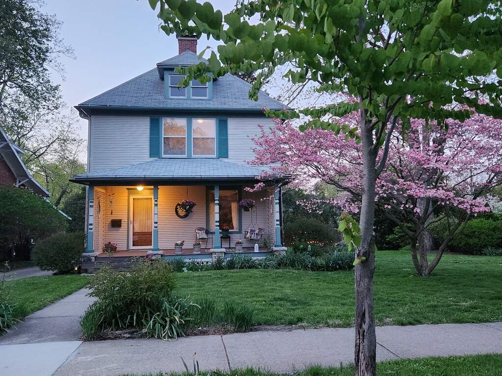 1016 W White Street, Champaign, IL 61821 | MLS# 11760474 | @properties ...