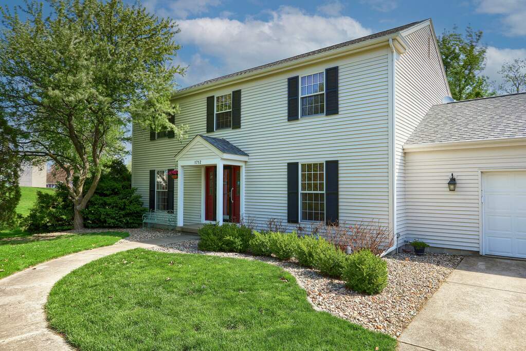 1712 Lakeside Drive, Champaign, IL 61821 | MLS# 11764055 | @properties ...