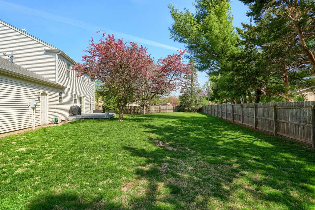 1712 Lakeside Drive, Champaign, IL 61821 | MLS# 11764055 | @properties ...