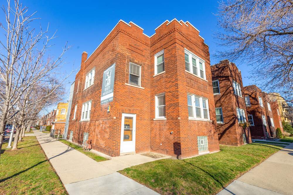 3124 W Addison Street, Chicago, IL 60618 | MLS# 11768067 | @properties ...