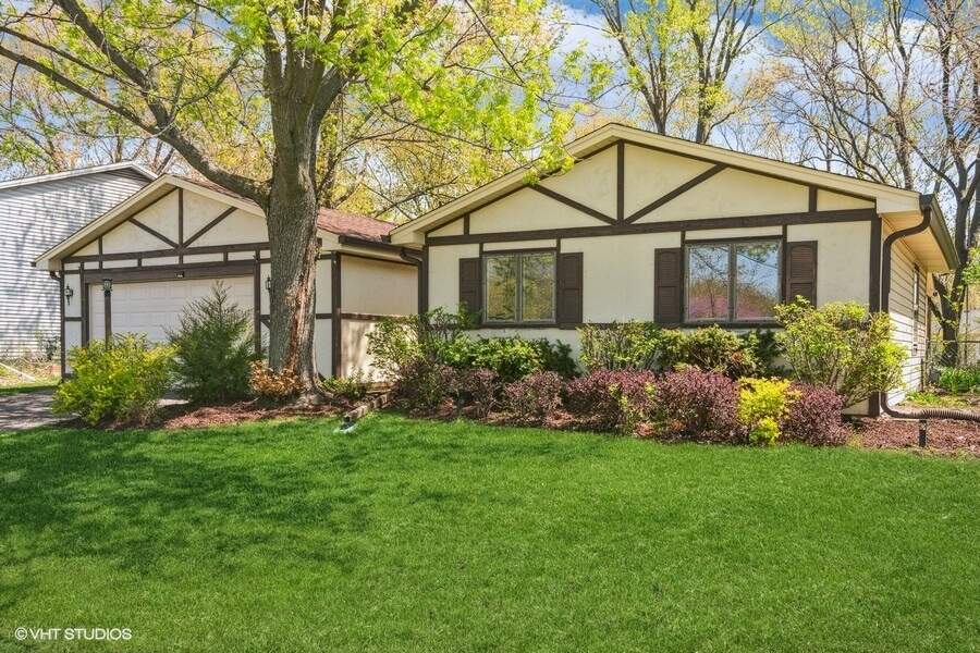 290 Old Mill Grove Road, Lake Zurich, IL 60047 | MLS# 11777935 ...