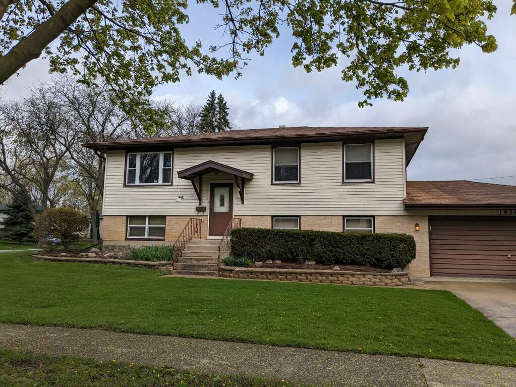 1636 Greenwood Avenue, Hanover Park, IL 60133 | MLS# 11778309 ...