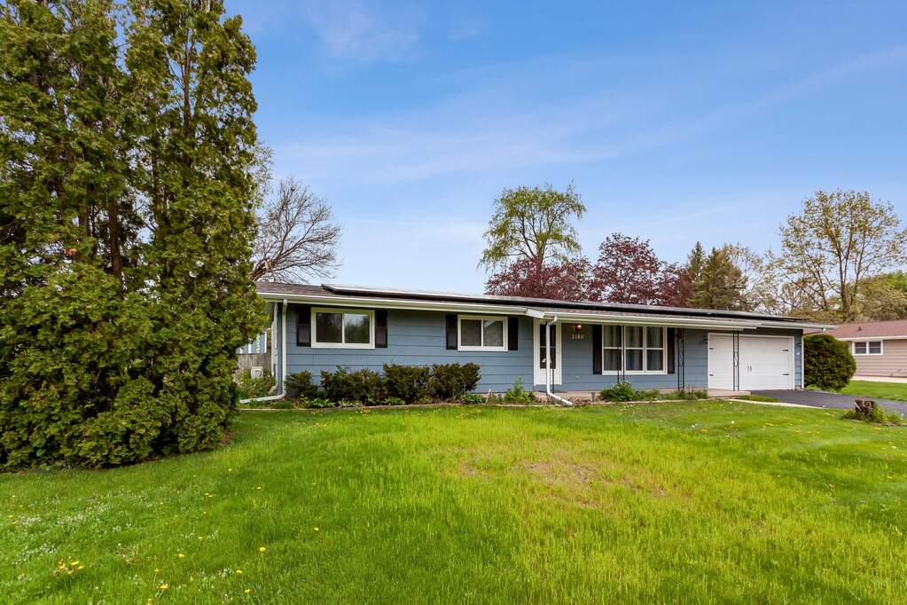 2180 Eagle Drive, Freeport, IL 61032 | MLS# 11780322 | @properties ...