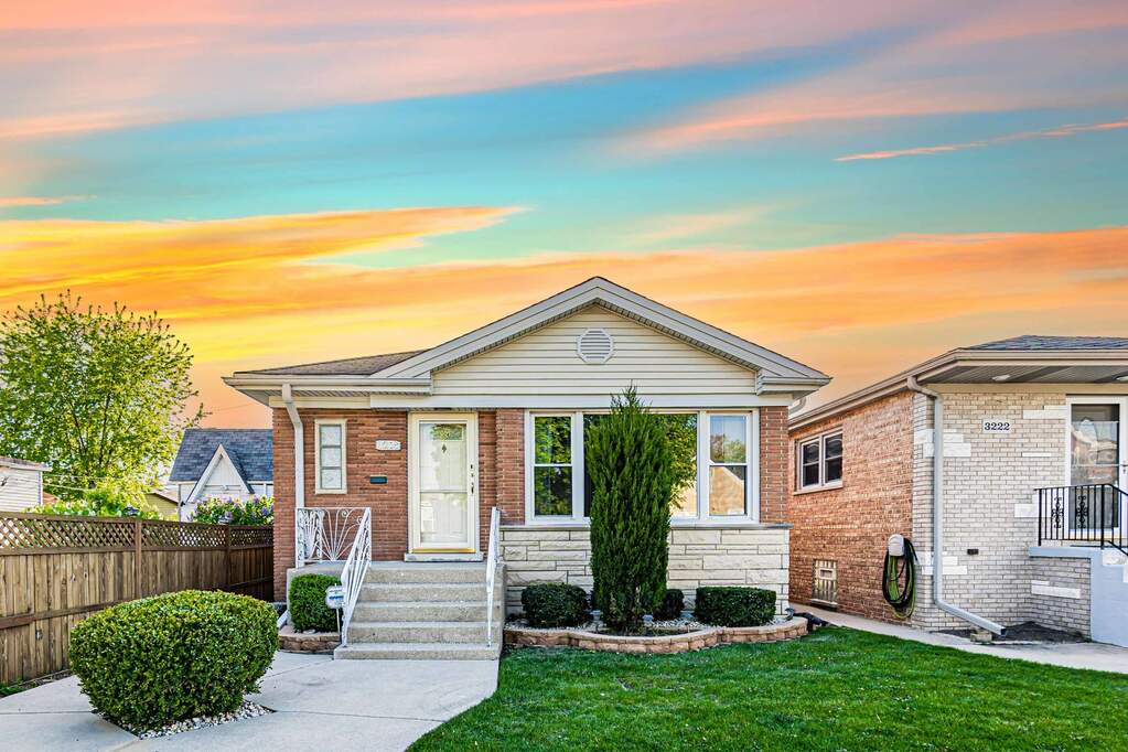 3218 N Ozanam Avenue, Chicago, IL 60634 | MLS# 11783347 | @properties ...