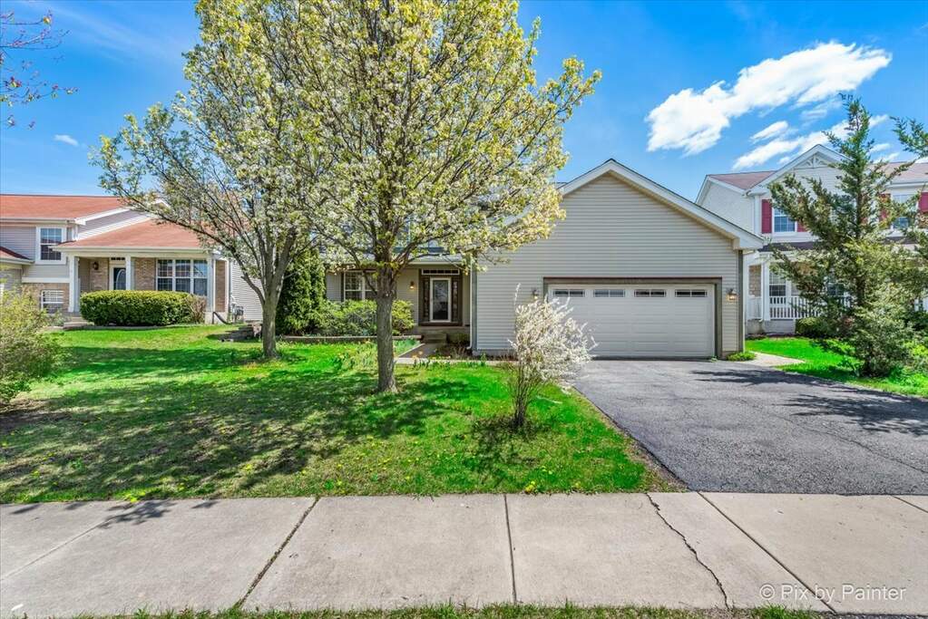 32747 Innetowne Road, Lakemoor, IL 60051 | MLS# 11794744 | @properties ...