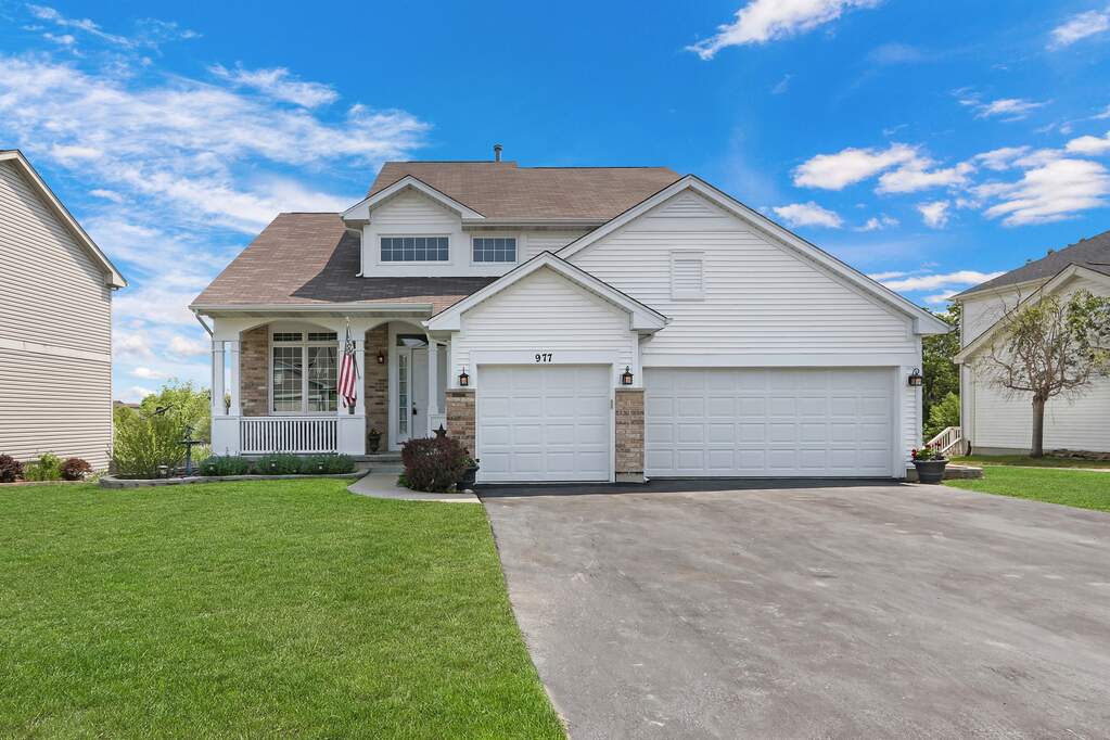 977 Autumn Drive, Antioch, IL 60002 | MLS# 11796688 | @properties ...