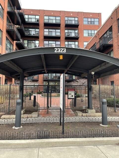 2323 W Pershing Road #203, Chicago, IL 60609 | MLS# 11800561 ...