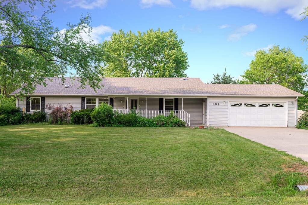 409 Wild Rice Lane, Dixon, IL 61021 | MLS# 11802961 | @properties ...