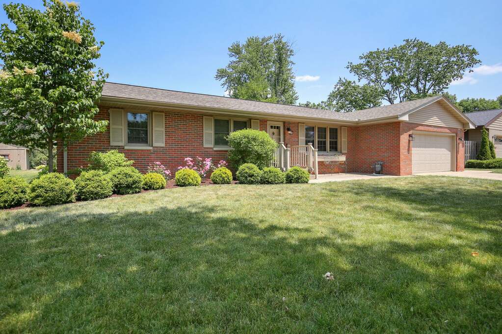 1208 Theodore Drive, Champaign, IL 61821 | MLS# 11804412 | @properties ...