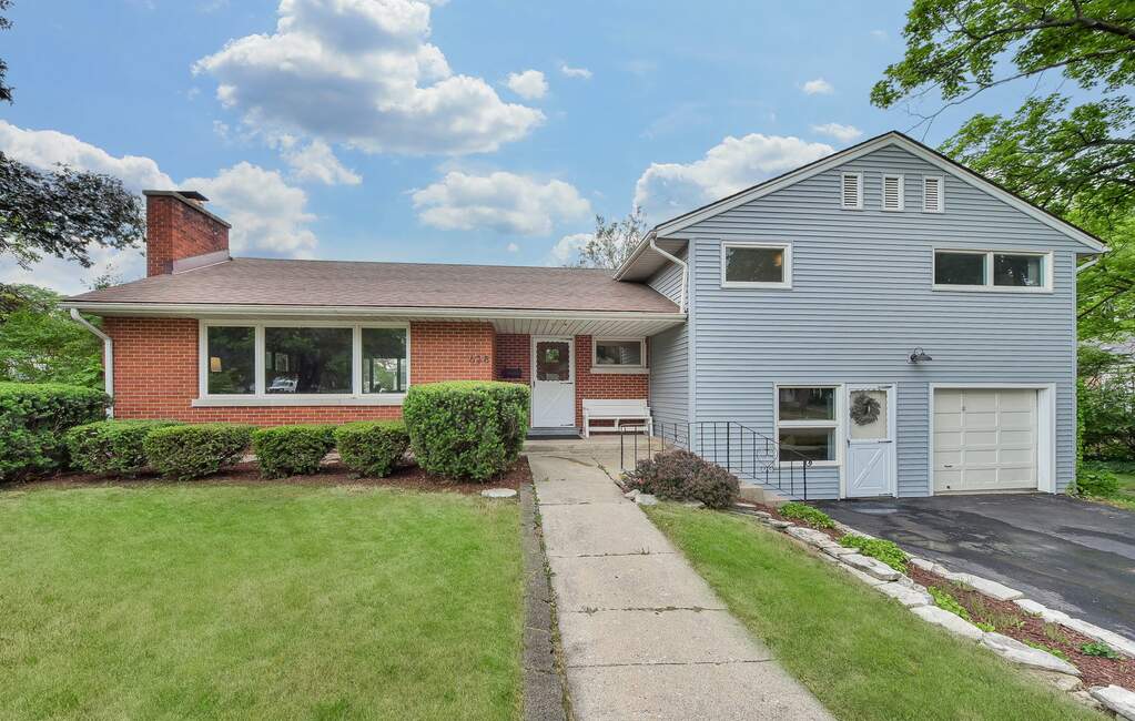 628 S Knollwood Drive, Wheaton, IL 60187 | MLS# 11807885 | @properties ...