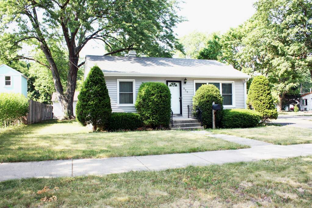 929 Plum Street, Aurora, IL 60506 | MLS# 11813031 | @properties Chicago ...