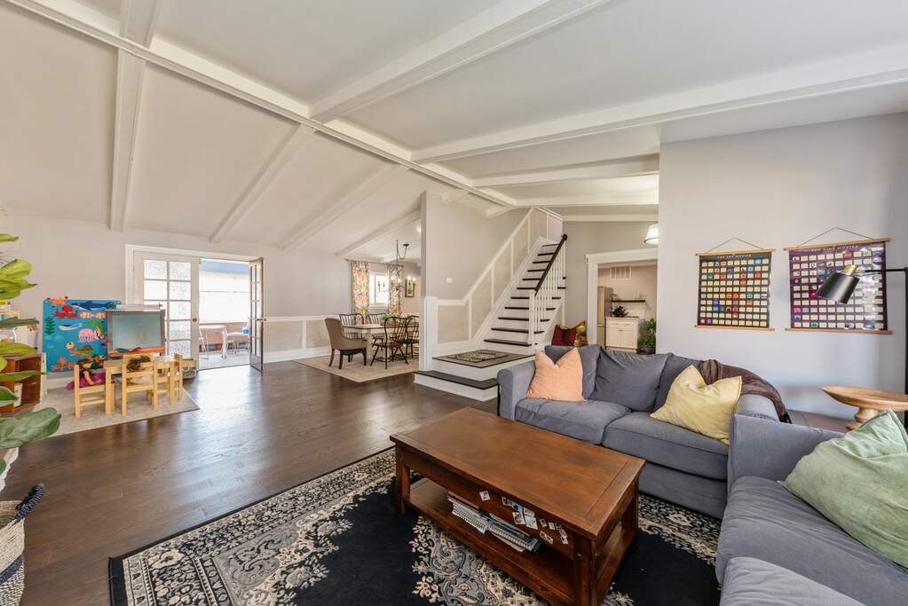 427 N Winston Drive, Palatine, IL 60074 | MLS# 11815313 | @properties ...