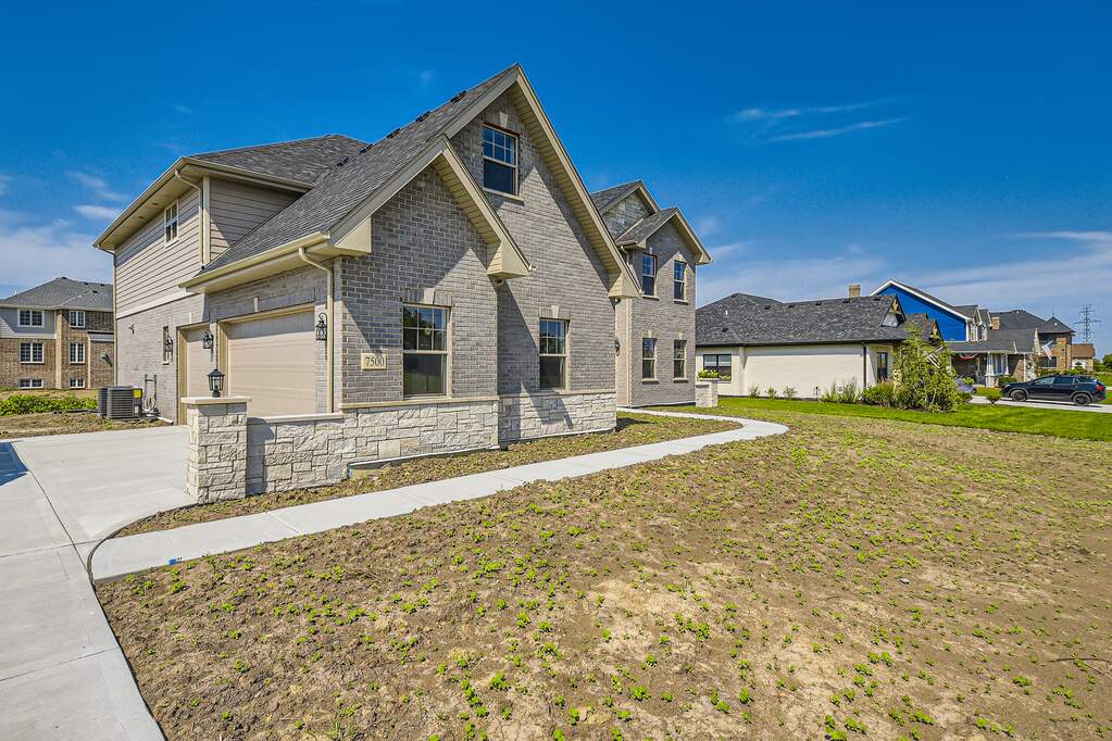 7500 Mayfield Drive, Frankfort, IL 60423 | MLS# 11837026 | @properties ...