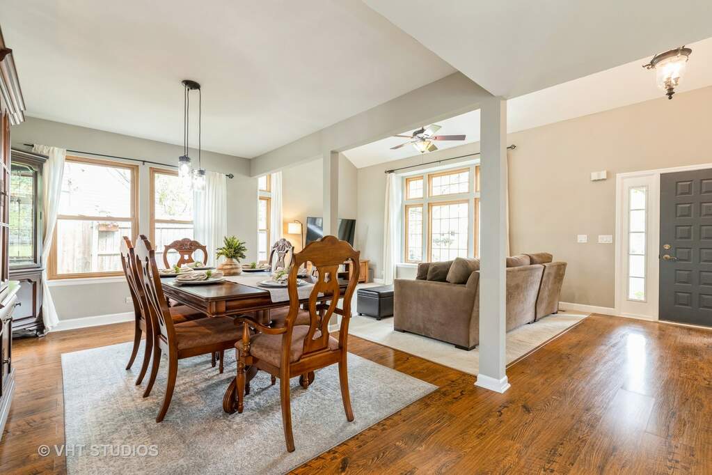 1758 Ashford Lane, Crystal Lake, IL 60014 | MLS# 11846266 | @properties ...