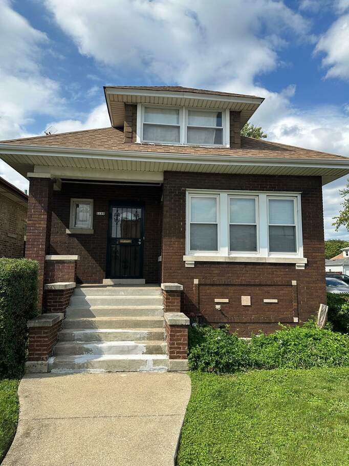 5100 W Crystal Street, Chicago, IL 60651 | MLS# 11860219 | @properties ...