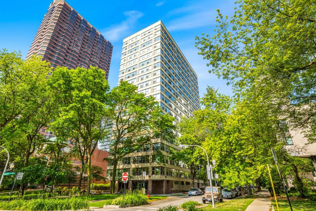 2970 N Lake Shore Drive #2C, Chicago, IL 60657 | MLS# 11874121 ...