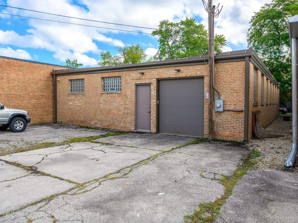 8106 Ridgeway Avenue, Skokie, IL 60076 | MLS# 11883469 | @properties Chicagoland