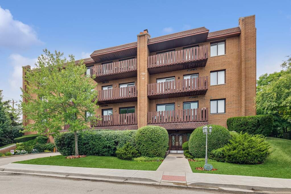 1795 Lake Cook Road #207, Highland Park, IL 60035 | MLS# 11890121 ...