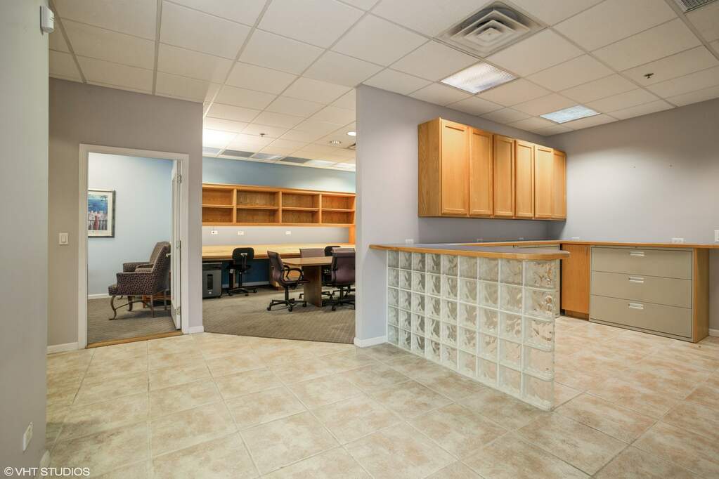 1002 Bonaventure Drive, Elk Grove Village, IL 60007 | MLS# 11898376 ...