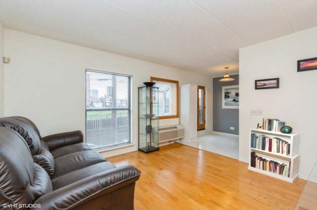 711 W Gordon Terrace #114, Chicago, IL 60613 | MLS# 11898712 ...