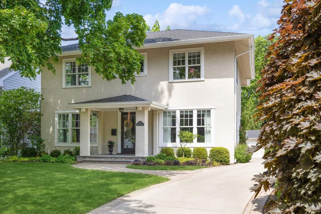 827 Prospect Avenue, Winnetka, IL 60093 | MLS# 11903091 | @properties ...