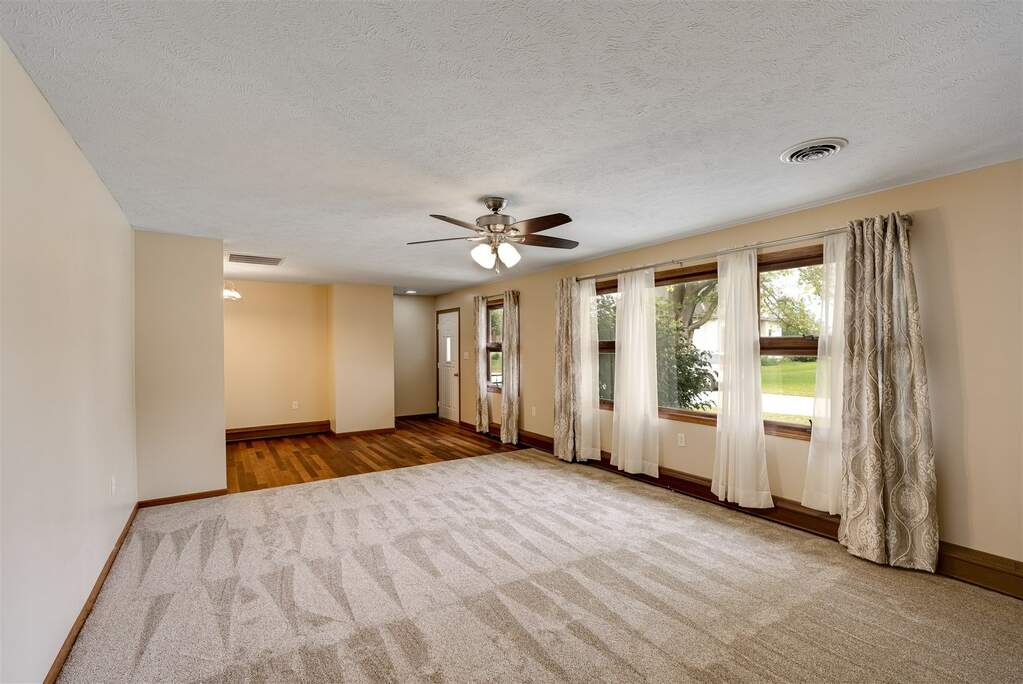 214 Lydia Street, Graymont, IL 61743 | MLS# 11903838 | @properties ...