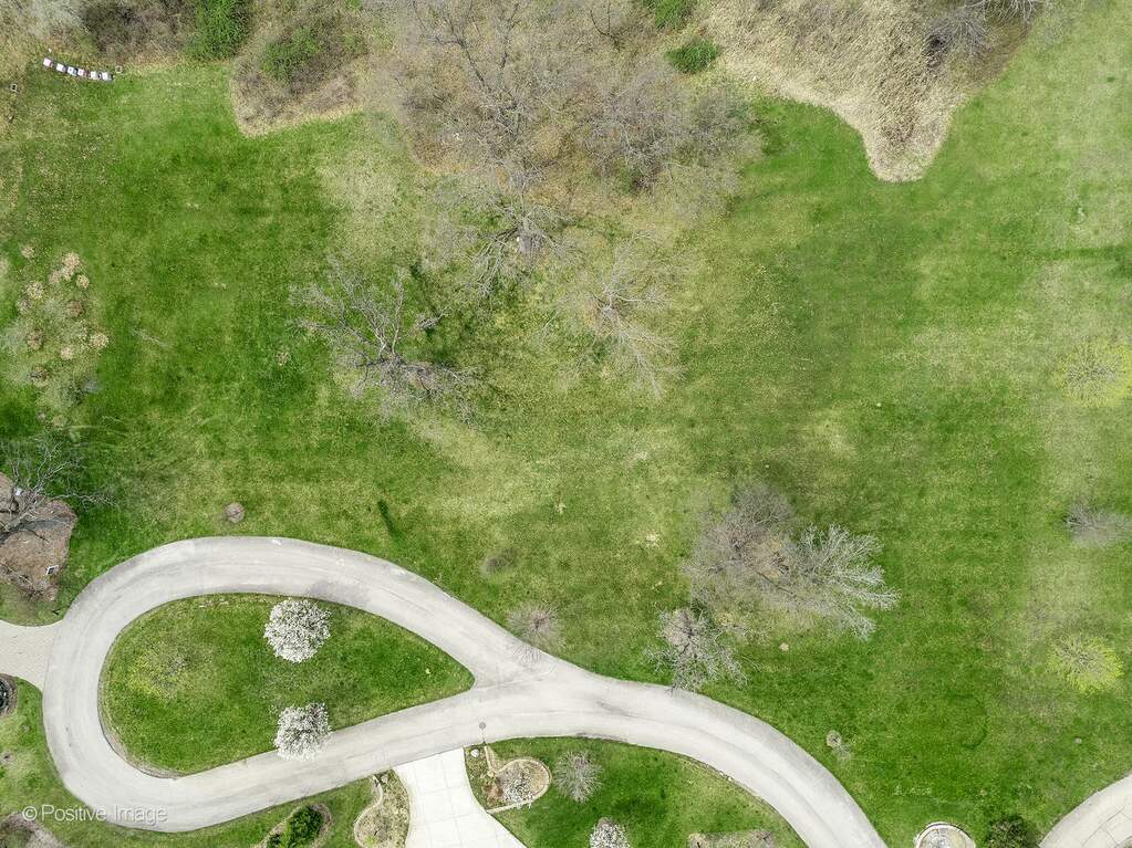 215 Oak Brook Road, Oak Brook, IL 60523 | MLS# 11921508 | @properties ...