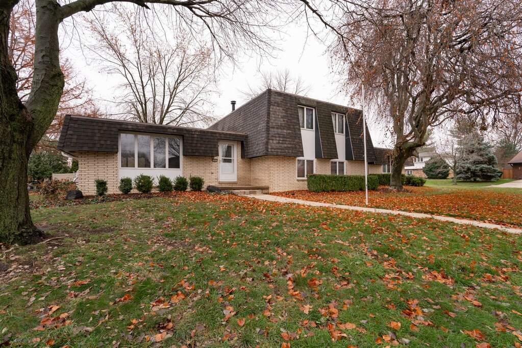 2801 Mockingbird Lane, Bloomington, IL 61704 | MLS# 11930497 ...