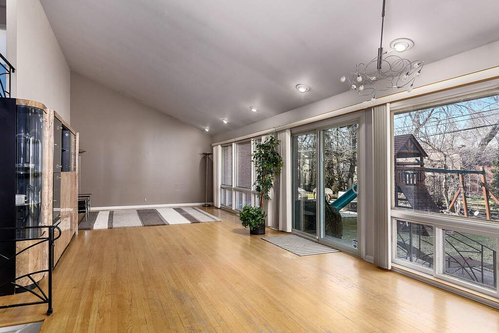 9140 Keystone Avenue, Skokie, IL 60076 | MLS# 11933585 | @properties ...