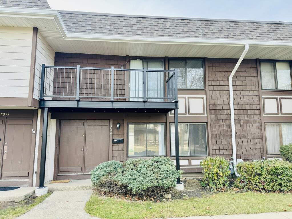 5525 Court Q, Hanover Park, IL 60133 | MLS# 11937246 | @properties ...