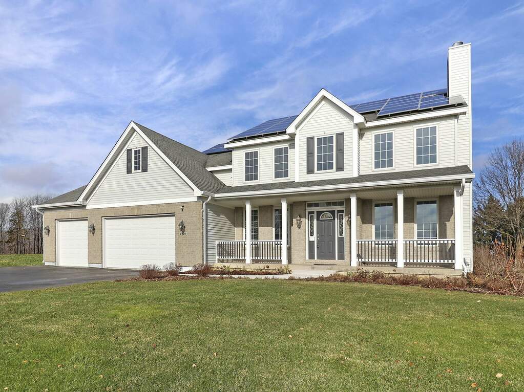 2408 Dakota Ridge, Johnsburg, IL 60050 | MLS# 11940196 | @properties ...